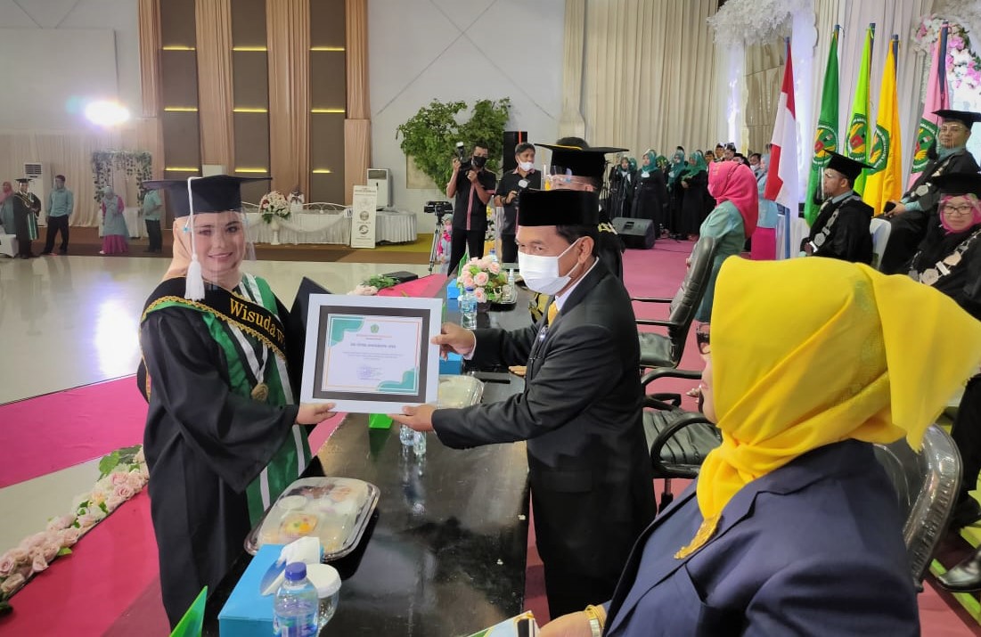STIMIK Ichsan Gorontalo Gelar Wisuda Sarjana dan Diploma – Berita Gorontalo